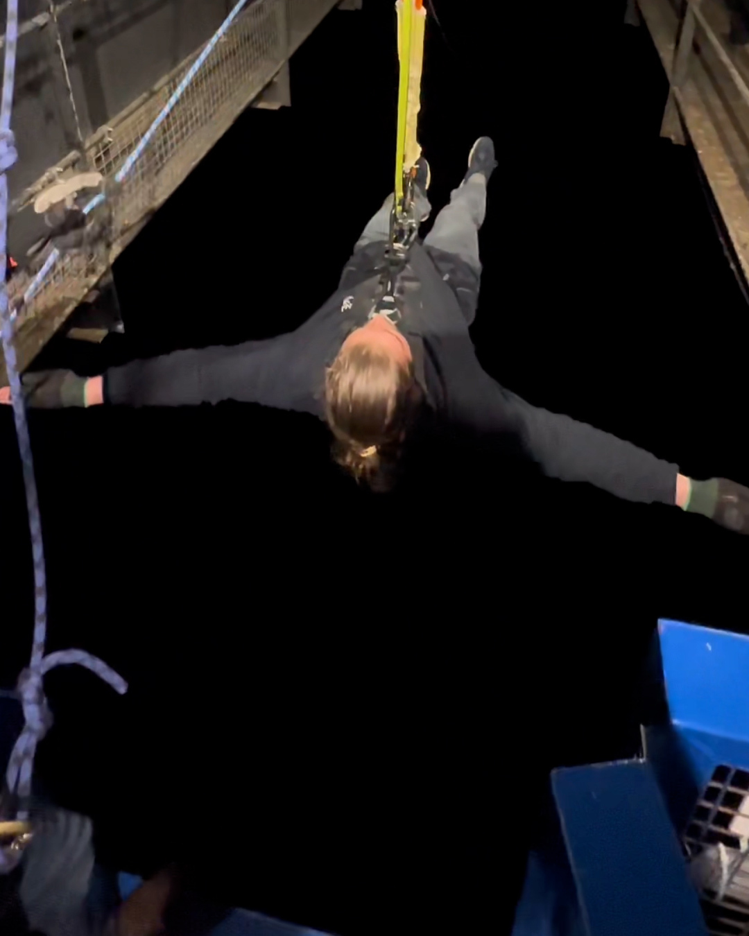 Bungee Falling In The Dark