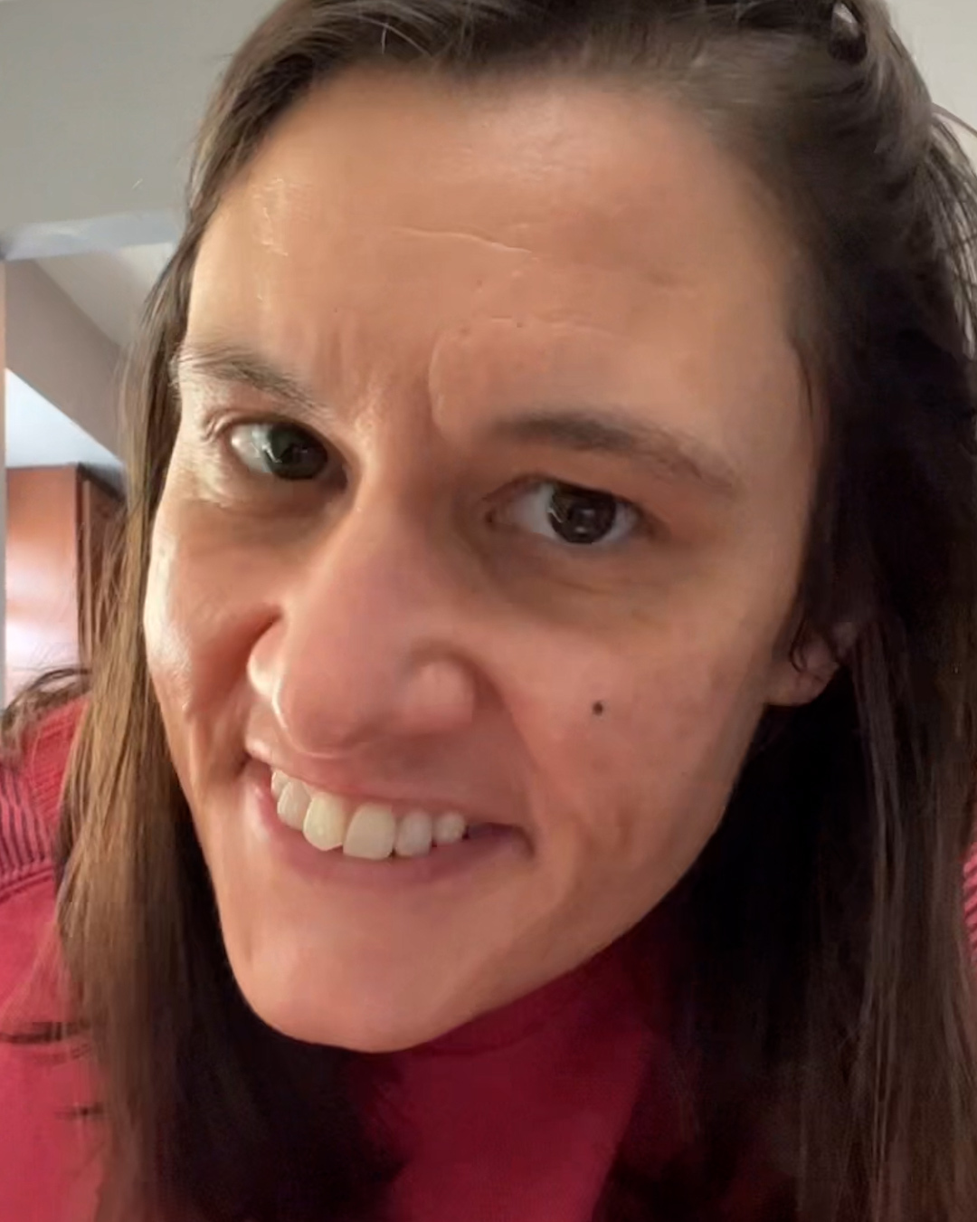 Female Jim Carrey doppelgänger