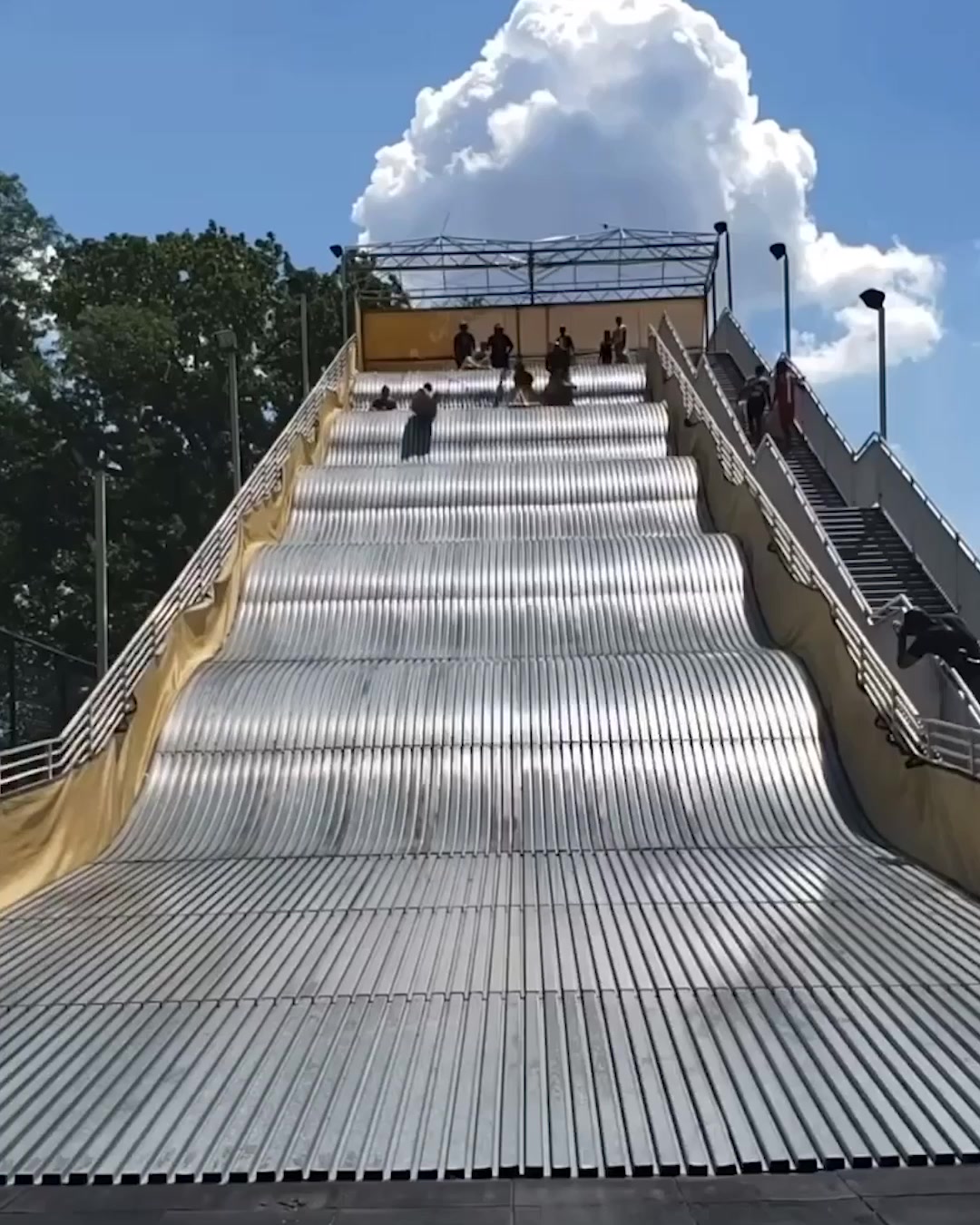 LADbible Video hub - Bumpy slide doesn't look fun 😂
