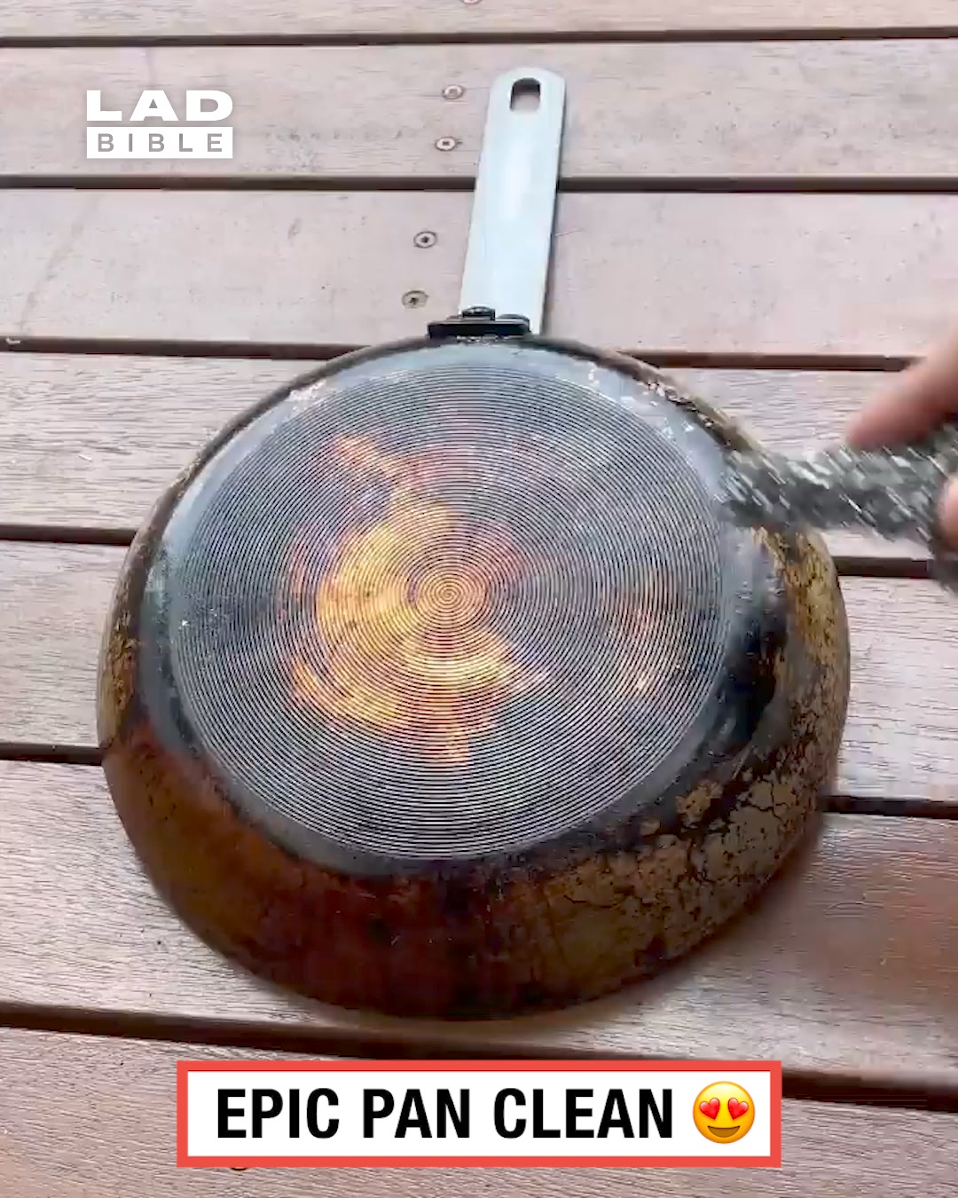 Satisfying Pan Cleaning