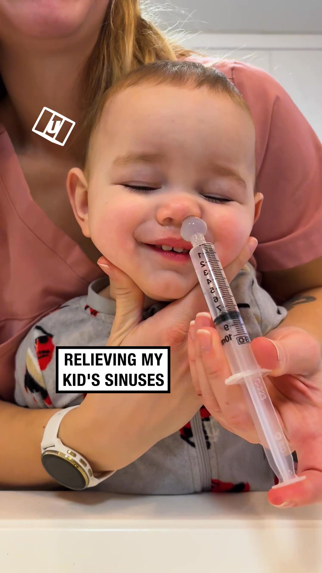 Genius Trick for Clearing a Stuffy Toddler Nose 👃🤧